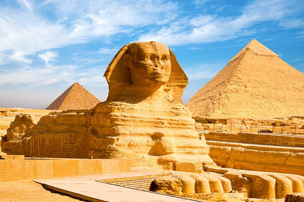 Top 20 Famous Landmarks Around The World